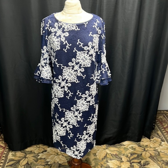 Ronni Nicole | Dresses | Ronni Nicole Lace Embroidered Dress | Poshmark